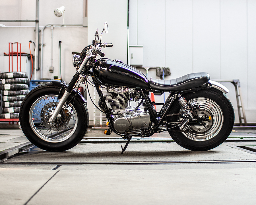 即決！SR400 ビンテージボバー フルカスタム好調美車 R3/8まで車検付 ローダウン ストリート ディスク車 ブラット デウス deusの落札情報詳細 - Yahoo!オークション落札価格 ...