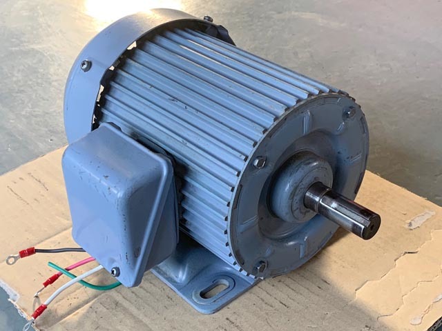 【傷や汚れあり】モーター 安川電機 FEQ 0.75kW(750W)-4P ベアリング交換済 [190729]の落札情報詳細 - Yahoo!オークション落札価格検索 オークフリー