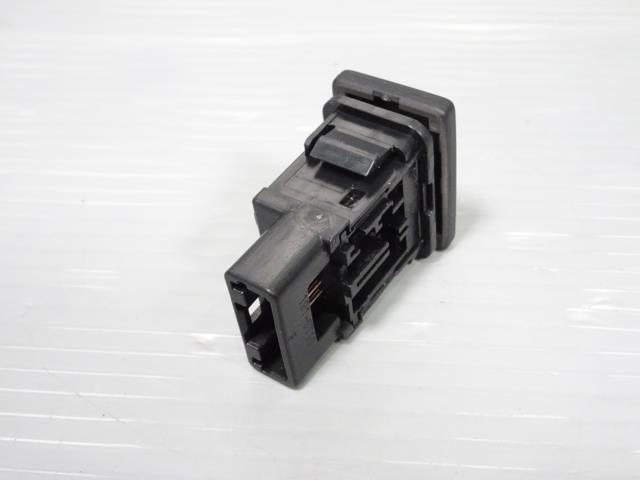 【傷や汚れあり】ハイエース 3BF-TRH200V 「オートハイビームスイッチ」 1E7 6型 美品 466km 1kurudepa22-2 ...