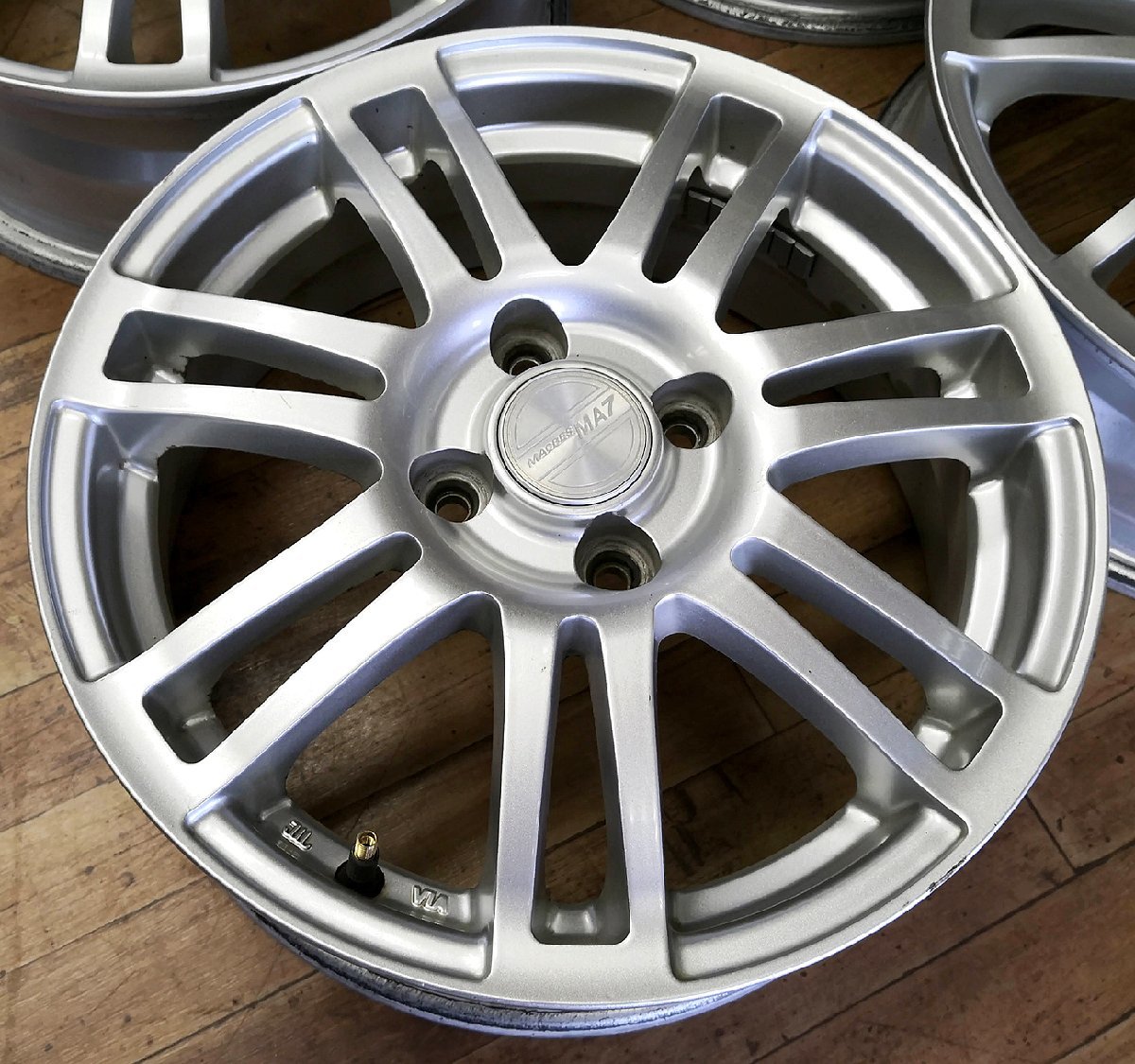 【やや傷や汚れあり】DUNLOP MACBES MA7 15×5.5J +42 4H PCD100 4本セット 15インチ アルミホイール 7 ...