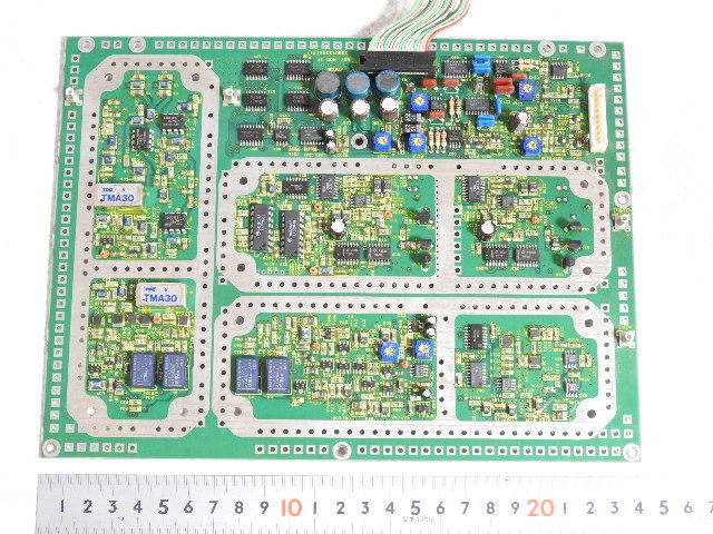 【傷や汚れあり】【HPマイクロ波】 Anritsuマイクロ波スペアナ取外し 部品取り基板 その2 TMA30/MC12013P/MC12009P/UPC1677C/PLL2001S他 現状 ...