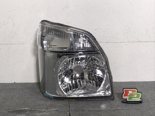 【傷や汚れあり】キャリートラック/スクラム/クリッパー/ミニキャブ 16/DA/DG/DR/DS/16T/NT100 純正 右ヘッドライト/ランプ ハロゲン 100-59296(125500 ...