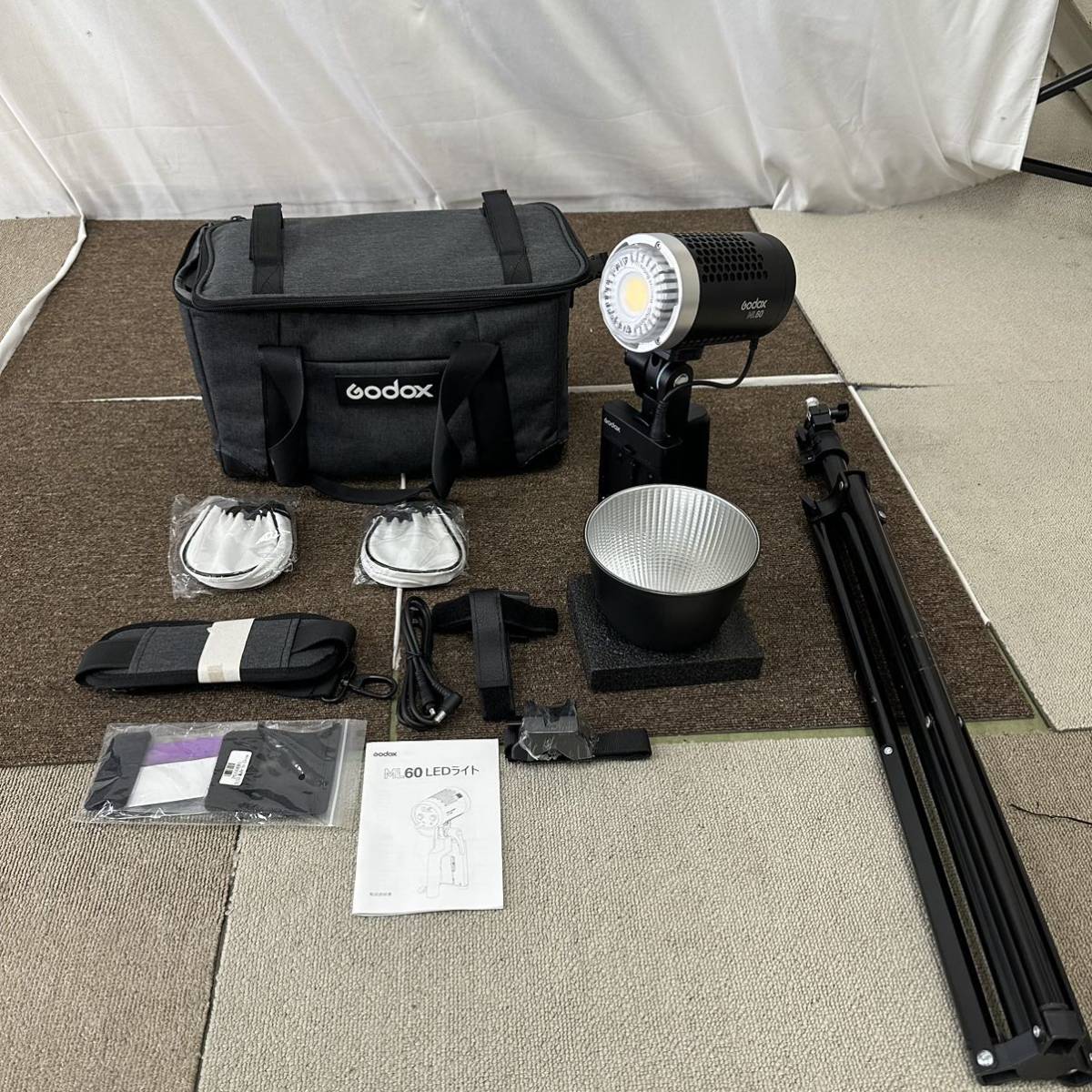【目立った傷や汚れなし】 【売り切り】Godox ゴドックス ML60 LEDライト 手持ち式LEDビデオライト 撮影補助光 NP-F970 ...