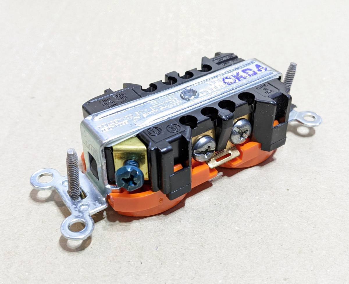 【未使用】複数有/レビトン 旧5362-IG(オレンジ) ホスピタルグレード/アイソレーテッドグラウンドコンセント デッドストック品 ...