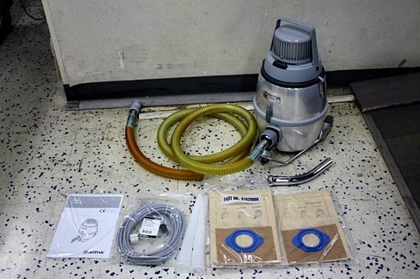 【やや傷や汚れあり】ニルフィスク 産業用 バキュームクリーナー GM80 HEPA アスベスト除去 NILFISK クリーンルーム用 真空 ...