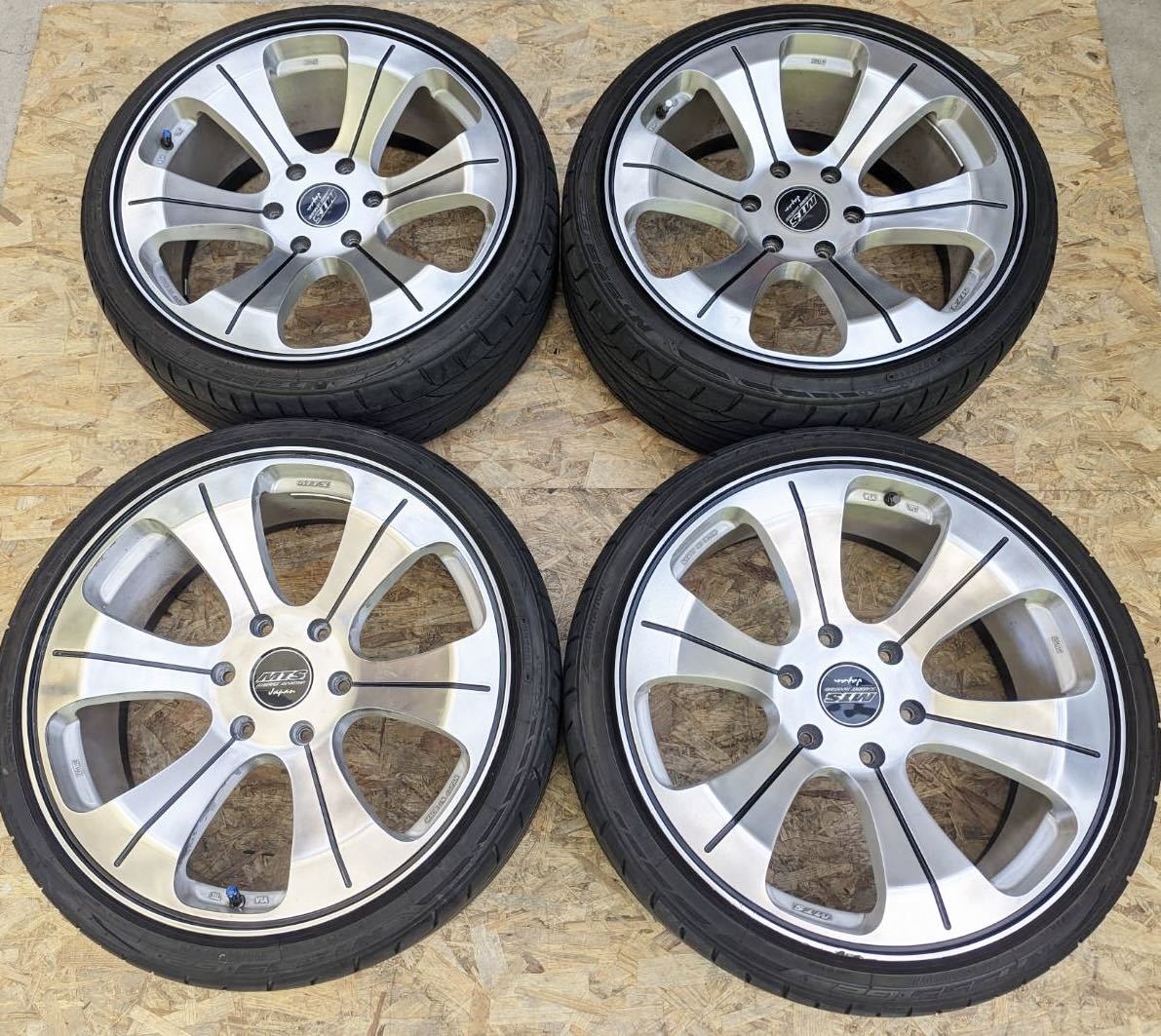 【やや傷や汚れあり】【希少！】M-TECHNO M.T.S MJ20 20インチ 8.5J ＋38 PCD139.7 6穴 NITTO NT555 225/35 20 ハイエース HIACEの ...