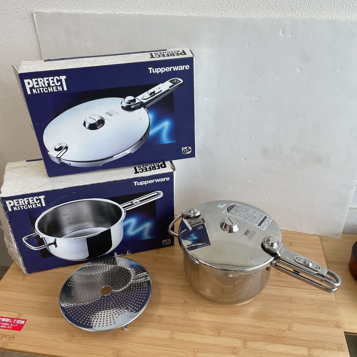 【目立った傷や汚れなし】Tupperware タッパーウェア 5L 圧力鍋 Perfect Kitchen パーフェクトキッチン 304ステンレスの落札情報詳細 - ヤフオク落札価格検索 オークフリー