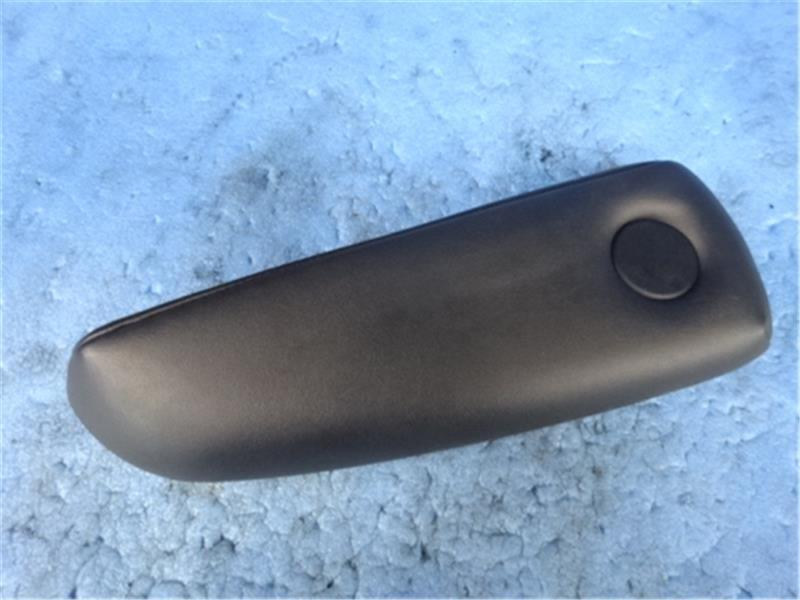 【やや傷や汚れあり】トヨタ 純正 エスクァイア 《 ZRR80G 》 アームレスト 72890-28J60-C1 P71100 ...