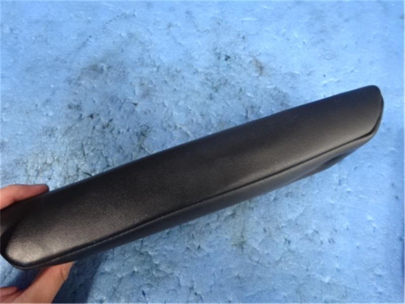 【やや傷や汚れあり】トヨタ 純正 エスクァイア 《 ZRR80G 》 アームレスト 72890-28J60-C1 P71100 ...