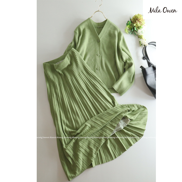 【目立った傷や汚れなし】ミラオーウェン Mila Owen★大人可愛い♪キレイ色ニットカーディガン＆プリーツロング丈スカートセットアップの落札情報詳細 - Yahoo!オークション落札価格検索 ...