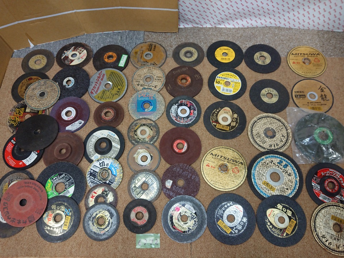 【傷や汚れあり】6772 送料520円 ジャンク扱 切断砥石 35枚以上 未使用 、使用途中あり 写真1枚目表面 、写真6枚目裏面 ...