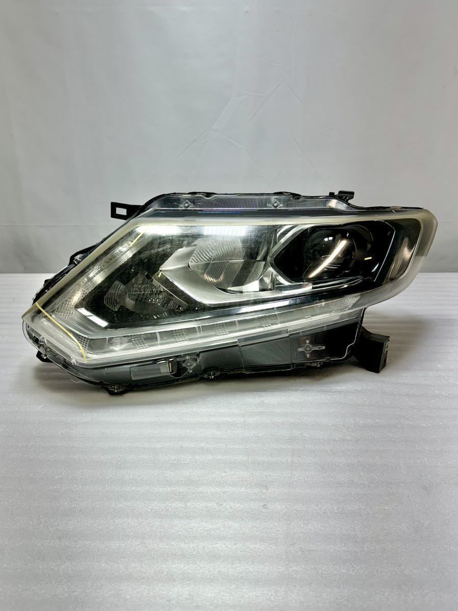 【やや傷や汚れあり】S-2149 エクストレイル 左 ヘッドライト LED T32 前期 KOITO 100-17942 打刻:F ...