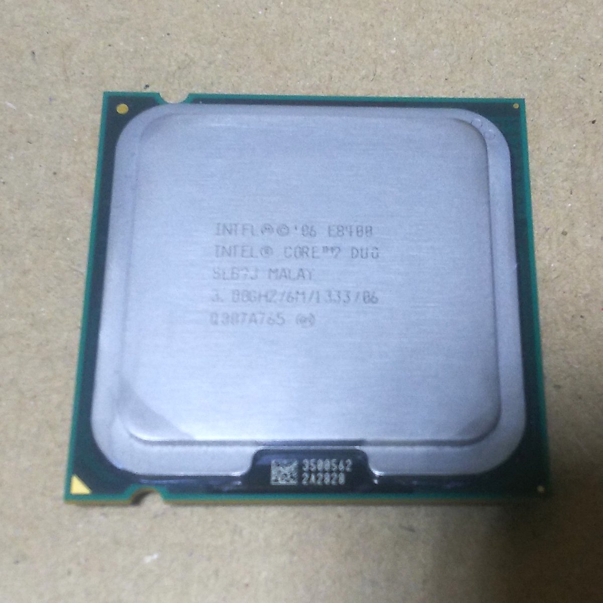 【やや傷や汚れあり】即納 CPU インテル Intel Core2 Duo E8400 2コア 3.00GHz キャッシュ6MB LGA775 FSB1333Mhz SLB9J TDP65W ...