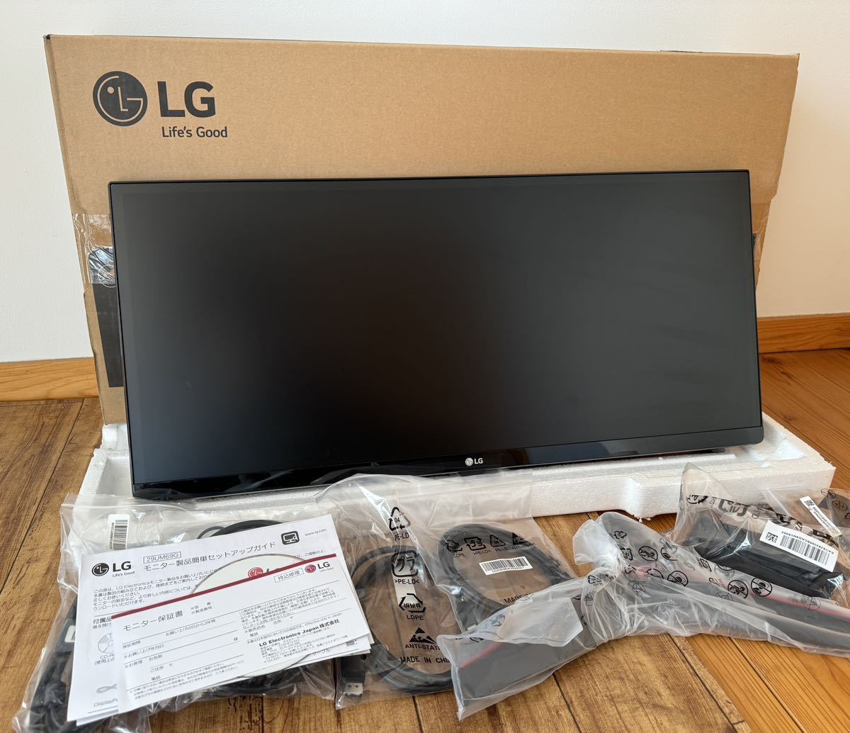 【目立った傷や汚れなし】【美品】29インチ ウルトラワイドモニター LG ゲーミングモニター IPS非光沢/スピーカー/USB Type-C ...