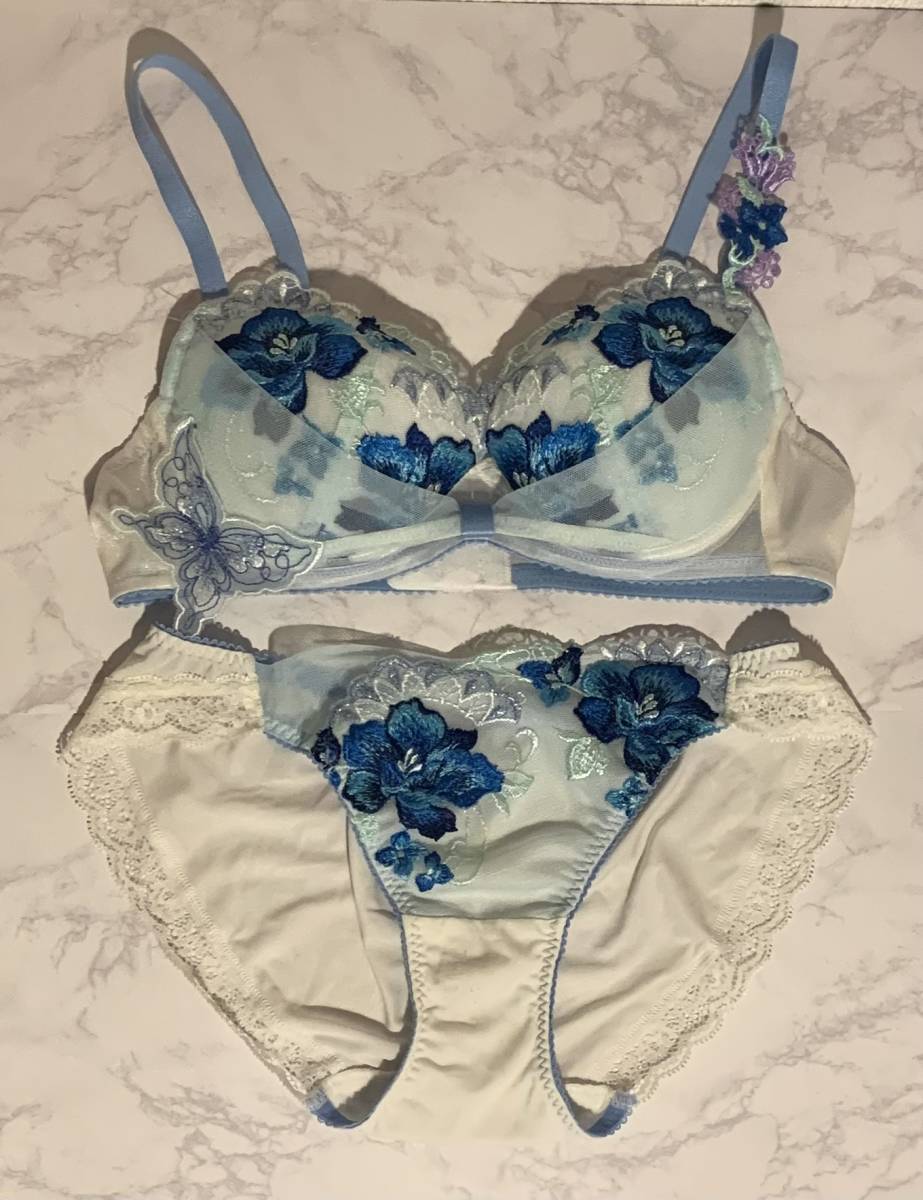 【やや傷や汚れあり】多少毛羽立ち有☆ワコールWacoalサルートSalute☆42グループWHホワイトブラジャーC70＆ショーツMリボンブラ42G☆美品ホームクリーニング済の落札情報詳細 ...