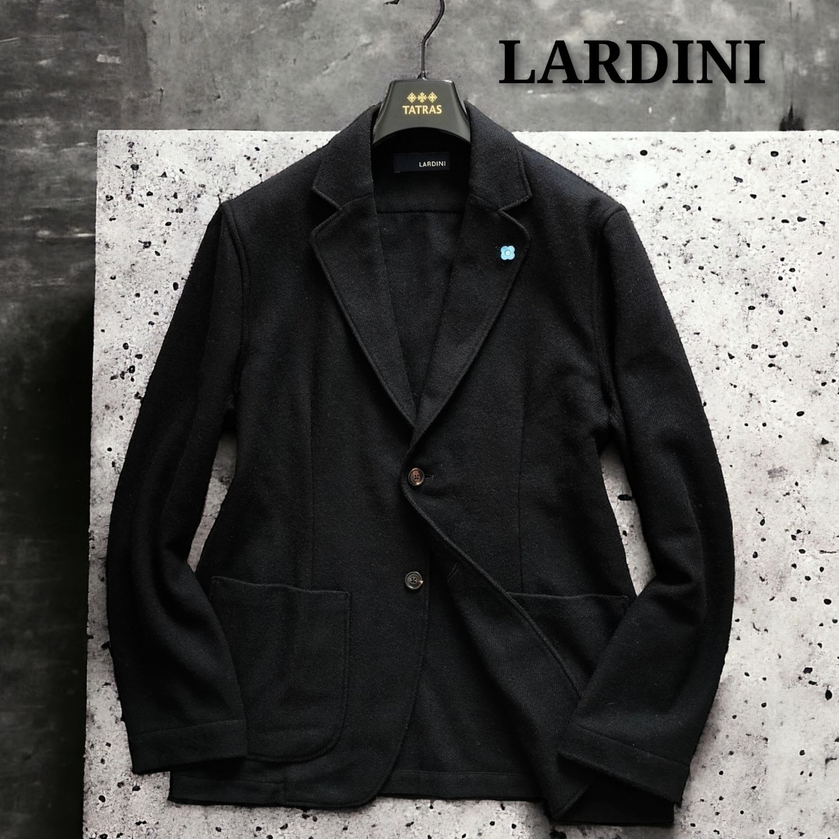 【新品】新品未使用 LARDINI ラルディーニ ブートニエール シリコンラバー製 水牛ボタン付 純正 ホワイト×ネイビーの落札情報詳細 - ヤフオク落札価格検索 オークフリー