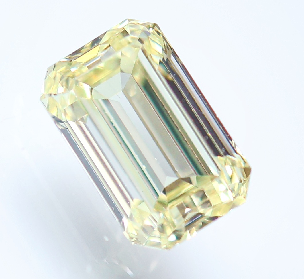 【目立った傷や汚れなし】【100円～】VS1！0.597ct 天然ダイヤ LIGHT YELLOW（ナチュラルカラー）EMカットの落札情報詳細 - ヤフオク落札価格検索 オークフリー