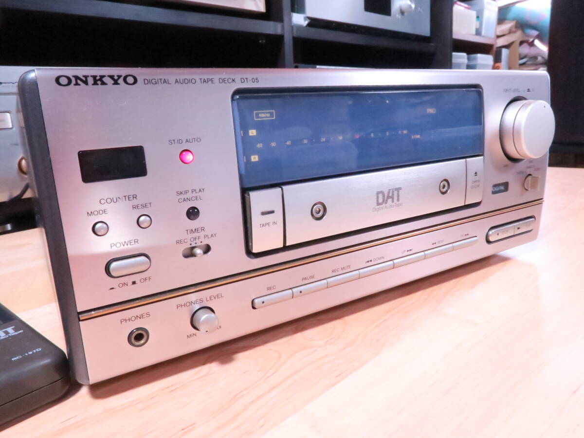 【傷や汚れあり】♪♪ONKYO(オンキヨー) Digital Audio Tape Deck DT-05 DATデッキ 【動作品】 リモコン付き♪♪の落札情報詳細 - ヤフオク落札価格検索 ...
