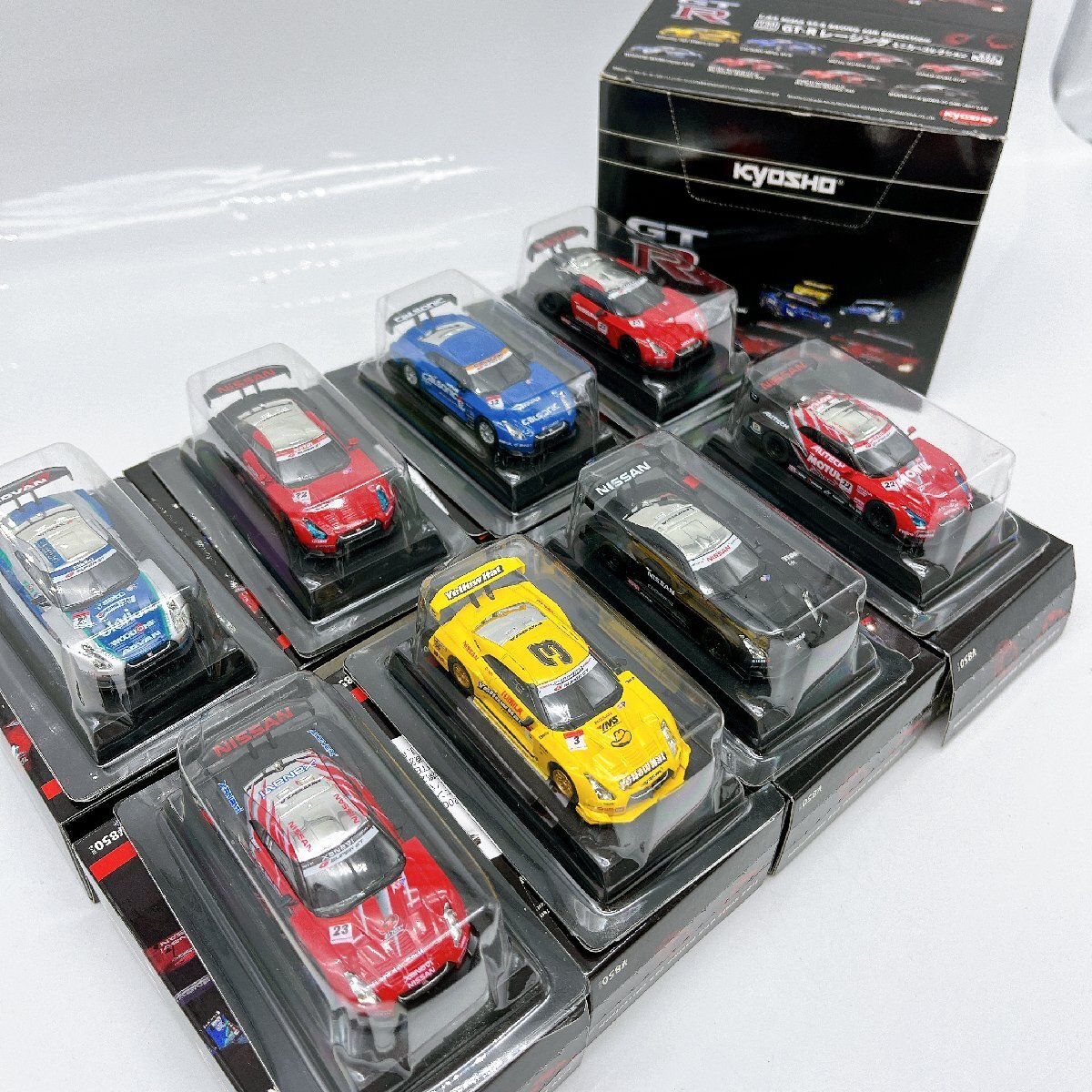 【目立った傷や汚れなし】5412【コンプリート】希少 京商 Kyosho 1/64 GTRレーシング・ミニカーコレクション 全8種 8台セット 人気 日産 GT-R RACING CAR ...