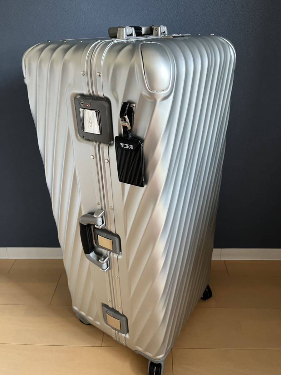 【未使用】未使用 TUMI ローリング・トランク 19 DEGREE ALUMINUM 86L TSAロック アルミ シルバー トゥミ ...