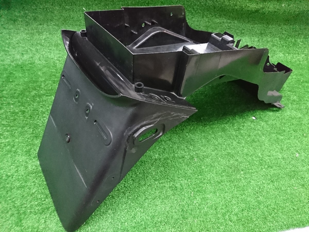 【傷や汚れあり】★中古品★SUZUKI スズキ GSX-R1000 GT74A K1/K2 純正 リア インナー フェンダー 63111 ...