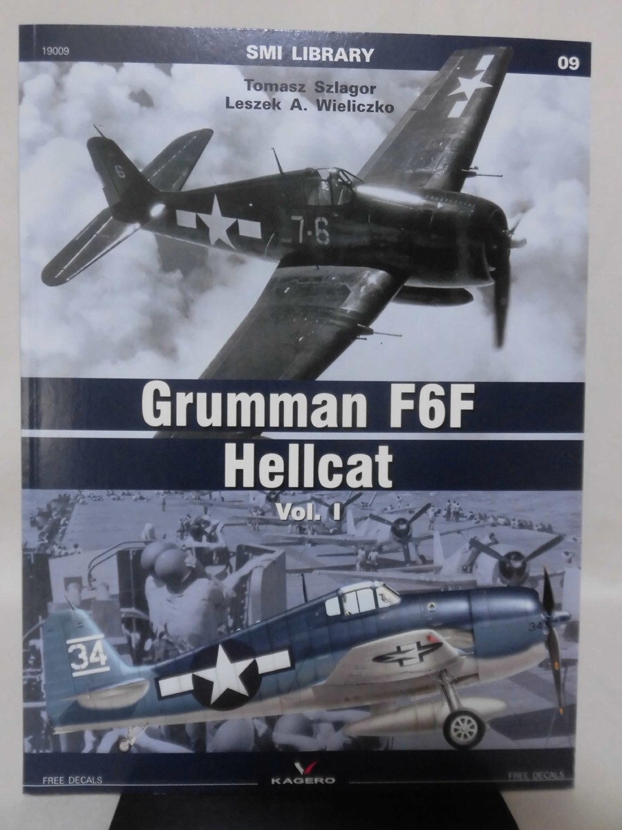 【傷や汚れあり】洋書 F6Fヘルキャット 写真資料本 SMI LIBRARY 09 Grumman F6F Hellcat vol.1 KAGERO 2015年発行 ※付録デカール付き[1 ...