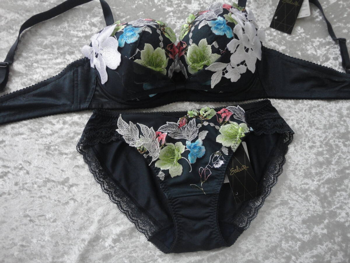 【未使用】☆ワコール サルート ブラD75×ショーツM LB☆の落札情報詳細 - Yahoo!オークション落札価格検索 オークフリー