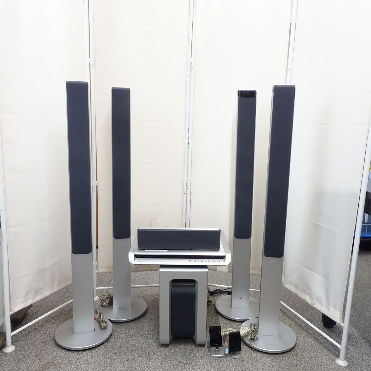 【傷や汚れあり】tyom 6838-2 571【配送不可/Undeliverable】通電OK SONY ソニー DVD ホームシアターシステム DAV-SR4W s-master スピーカー ...