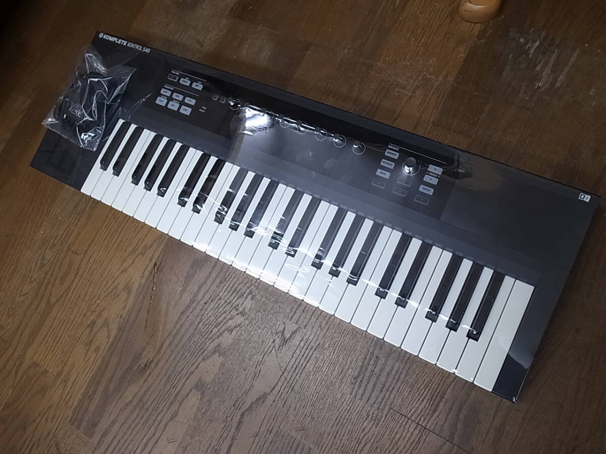 【目立った傷や汚れなし】【希少】Native Instruments Komplete Kontrol S49 Mk2 Black ...