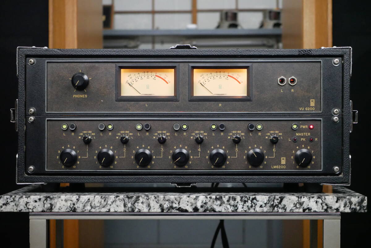 【目立った傷や汚れなし】QUADEIGHT クワドエイト LM6200/VU6200 6chミキサープリアンプ 徹底メンテ済み！ 魅惑のフォノ ...