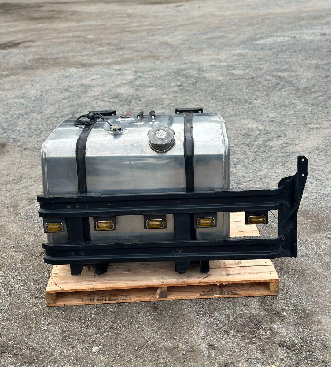 【傷や汚れあり】12165N トレーラー 用 TRS TOKYO RADIATOR MK627504 アルミ 製 軽油 燃料 タンク H622 ...