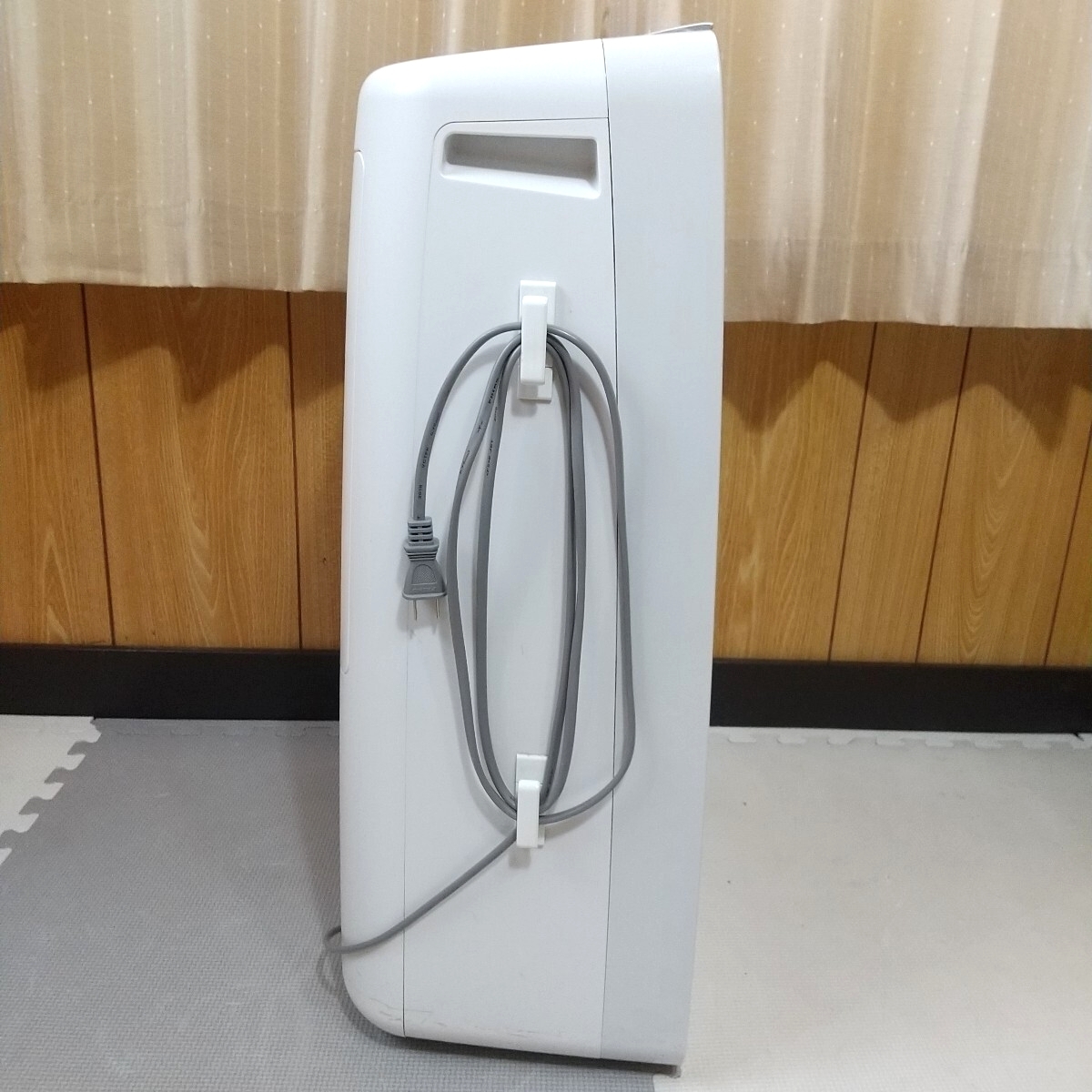 【傷や汚れあり】動作確認済み SHARP 除湿機 CV-H180-W シャープ 2018年製 中古現状品 衣類乾燥機 除湿器 プラズマクラスター 消臭の落札情報詳細 - Yahoo ...