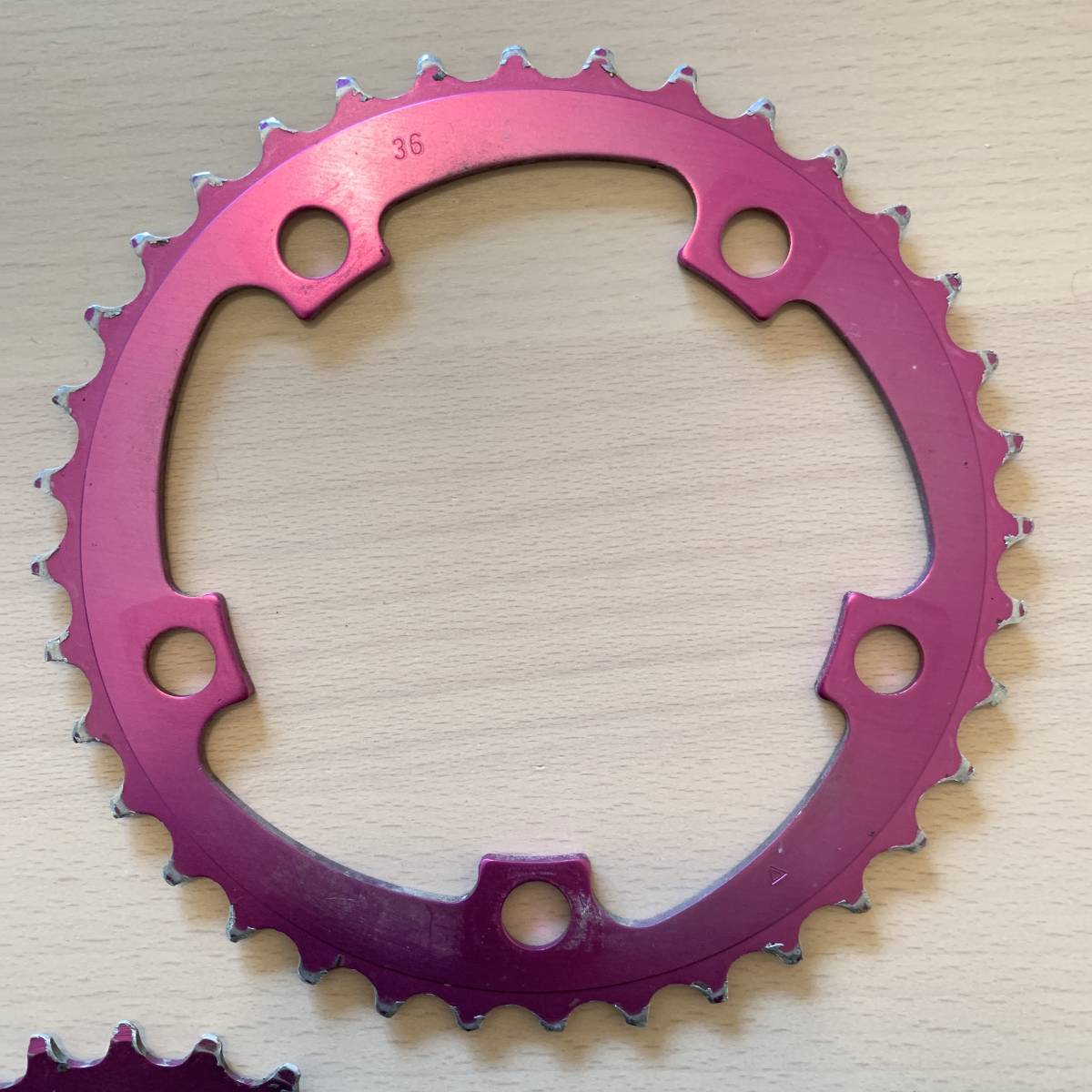 おまけチェーンリング固定ボルト付き カラーアルマイト ピンク チェーンリング3段 3s ビンテージパーツ old mtb old atb ...