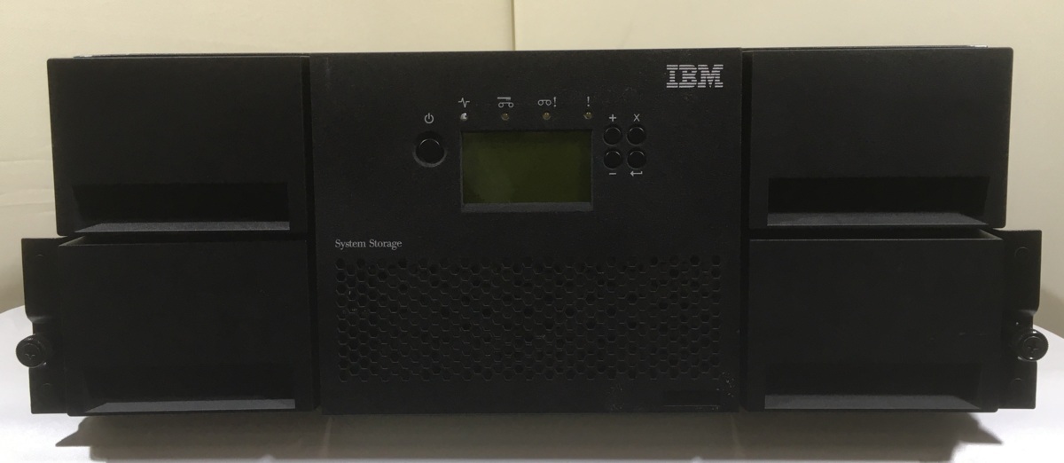 【やや傷や汚れあり】【埼玉発】★IBM SYSTEM STORAGE 3573-TL テープドライブ LTO-5対応ドライブ搭載 (9 ...