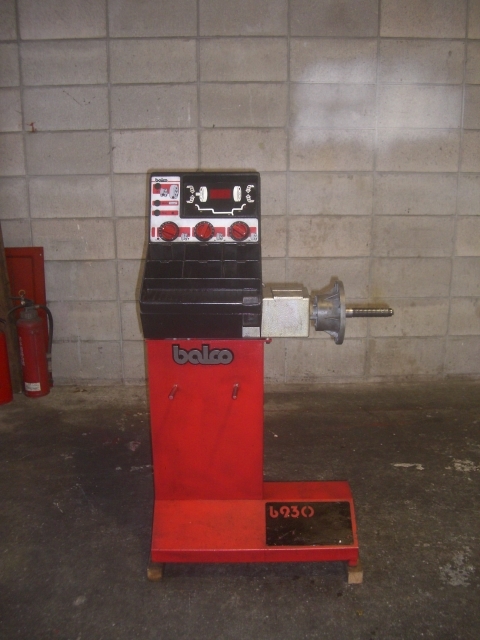 balco/バルコ ホイールバランサー B930 100V オマケ付 手回し式 車輪測定器/測定機械/タイヤ交換/バランス調整/自動車整備 ...