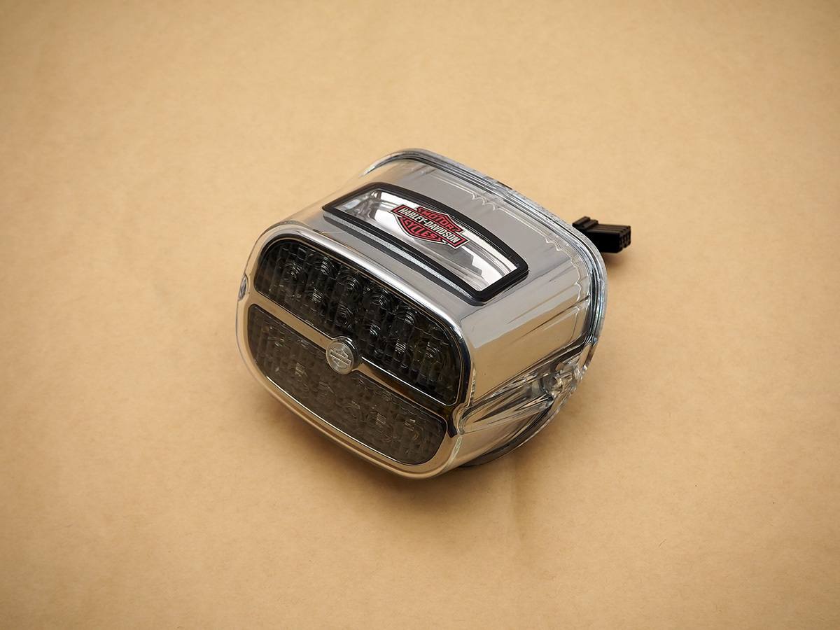 ★ハーレー スポーツスター ダイナ 純正オプション LEDテールライト テールランプ 品番：68086-08 (210507DF0034)の ...
