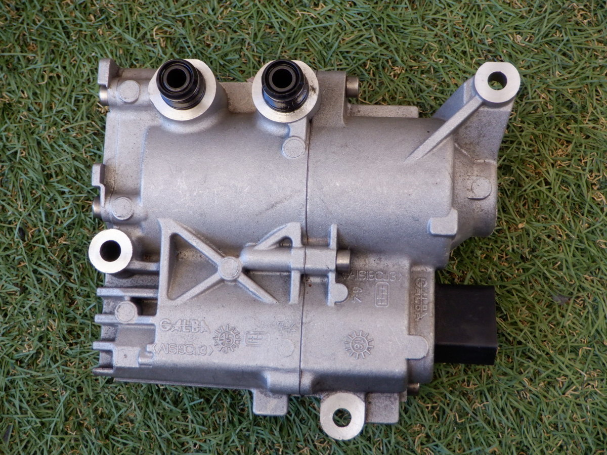 【やや傷や汚れあり】ベンツ純正 W222 Sクラス W205 Cクラス オイルポンプ OIL PUMP A2222700201 21-12 ...