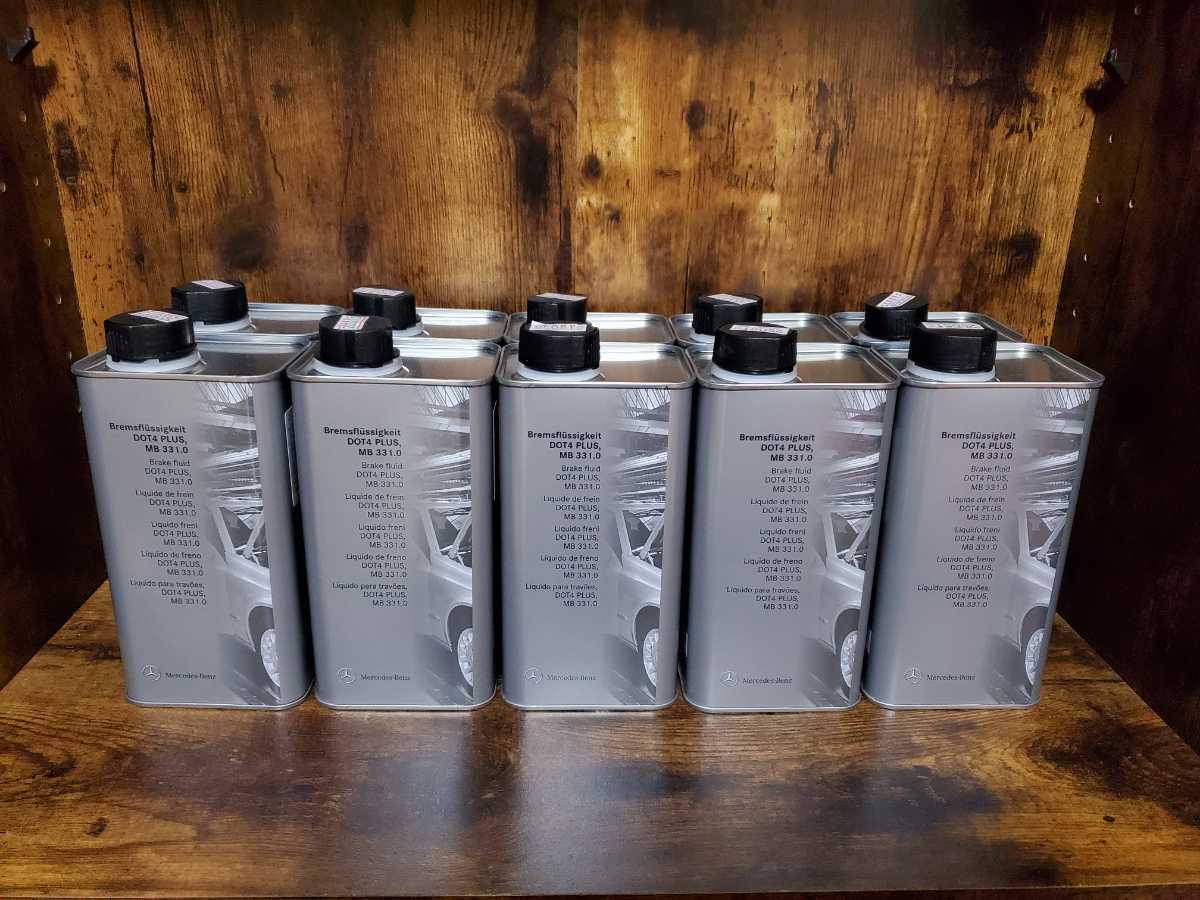 【未使用】翌日到着 10本セット 1L缶 ブレーキフルード Newパッケージ Dot4 新品 メルセデス・ベンツ A000989080713 ...