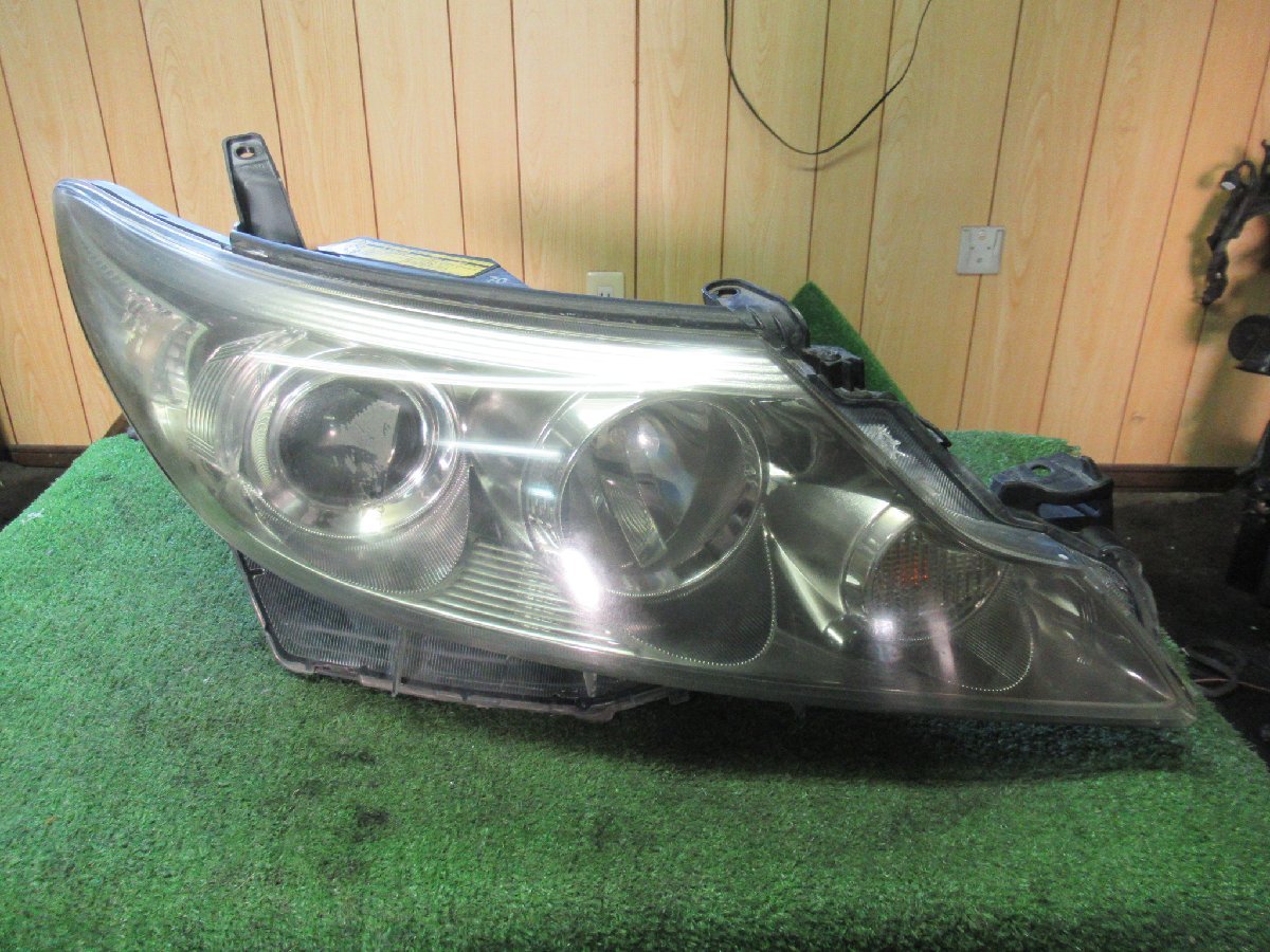 【やや傷や汚れあり】(A02107-H) エスティマ (ACR50W) 右ヘッドライト ヘッドランプ 右 HID KOITO 28-217 ...