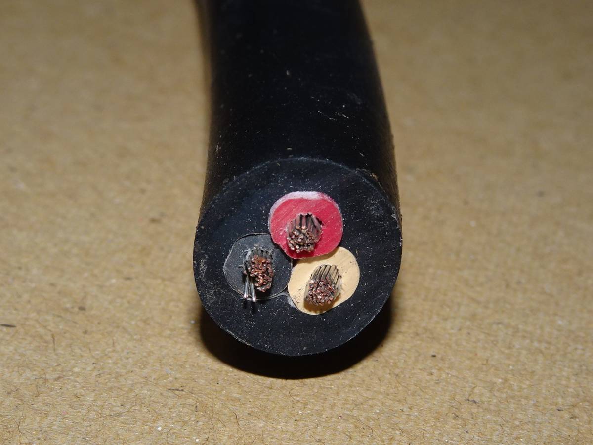 【未使用】2CT 3芯 長さ5m 2sq 2mm2 富士電線工業 600V耐圧 電線 電気ケーブル キャブタイヤケーブル 2.0mm2の落札 ...