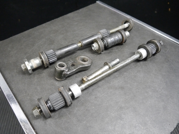 【やや傷や汚れあり】NSR250R HRC MC21ロスマンズ SPより 純正 エンジンマウントASSY シャフト カラー ラバー付き MC18 28 SP SE TZR250 RGVの落札 ...