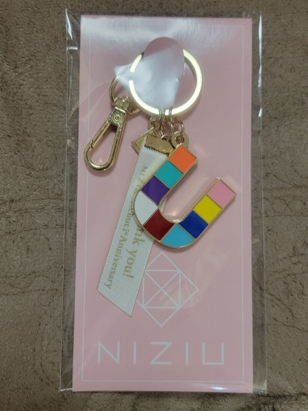 【未使用に近い】C賞 『U』発売&NiziUデビュー1周年記念 バッグチャーム NiziU 1st Album 『U』オンラインくじの落札情報 ...