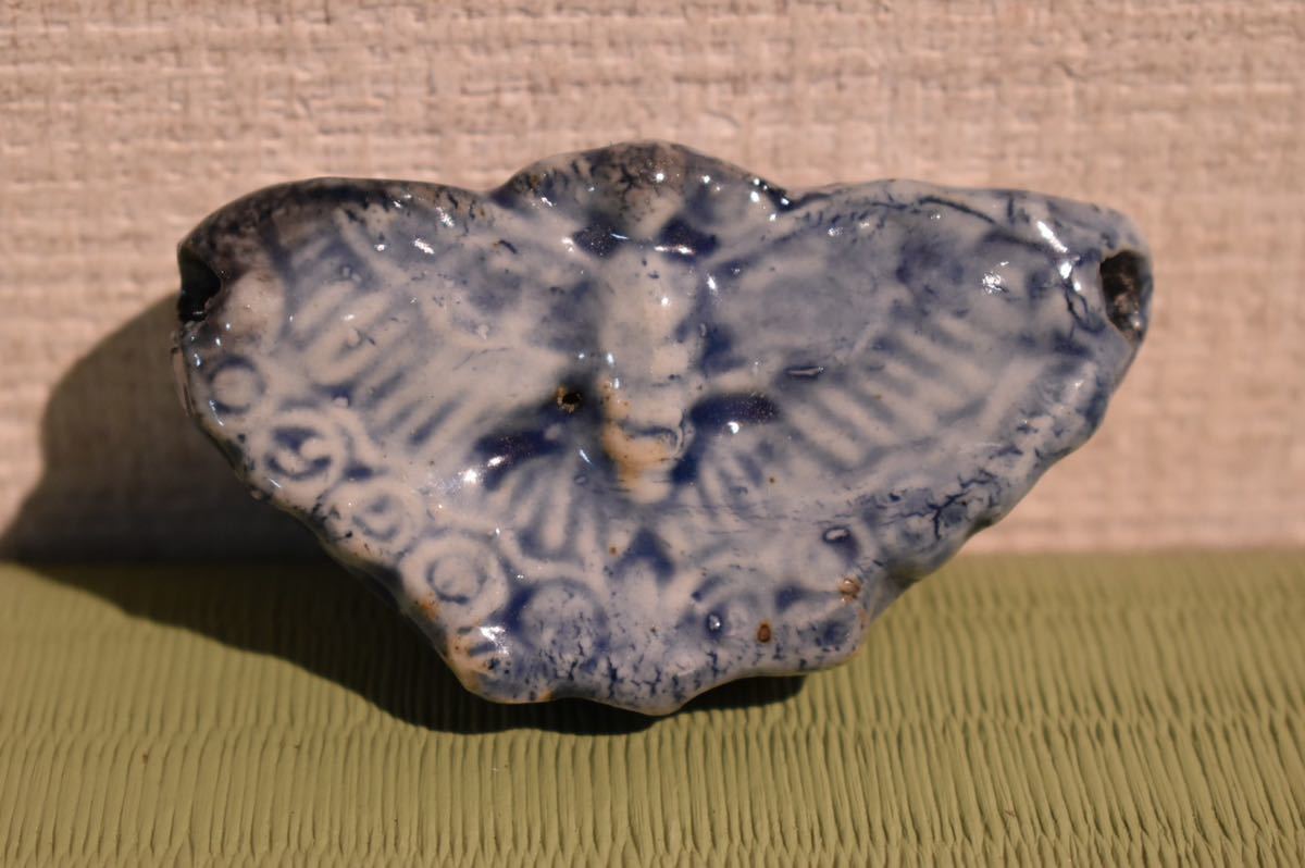 【やや傷や汚れあり】【GE】M276 李朝・高麗コレクター放出品 時代 李朝蝶形水滴 合箱 /朝鮮古陶磁 中国古玩 朝鮮美術 骨董品 時代品 美術品の落札情報詳細 - Yahoo!オークション ...