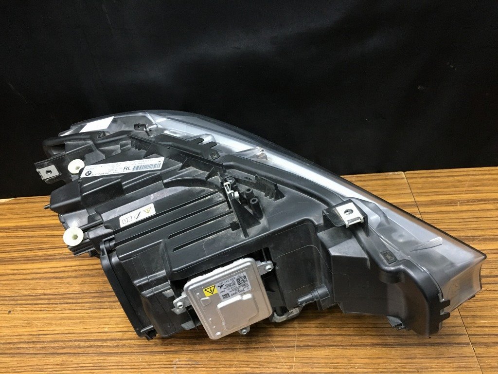 【やや傷や汚れあり】81 BMW 3シリーズ 320d 3D20 F30 ヘッド ライト 左 バラスト 7338699 ブルー パフォーマンス ...