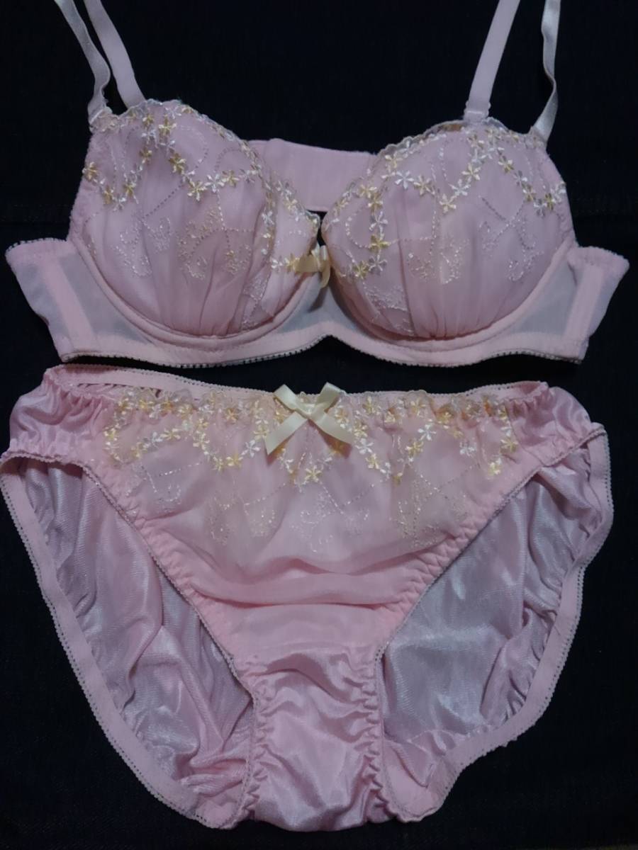 【未使用】未使用 チュチュアンナ ブラジャーショーツセット 女性下着 インナーウェア♪B70 tutu anna の落札情報詳細 - ヤフオク落札価格検索 オークフリー