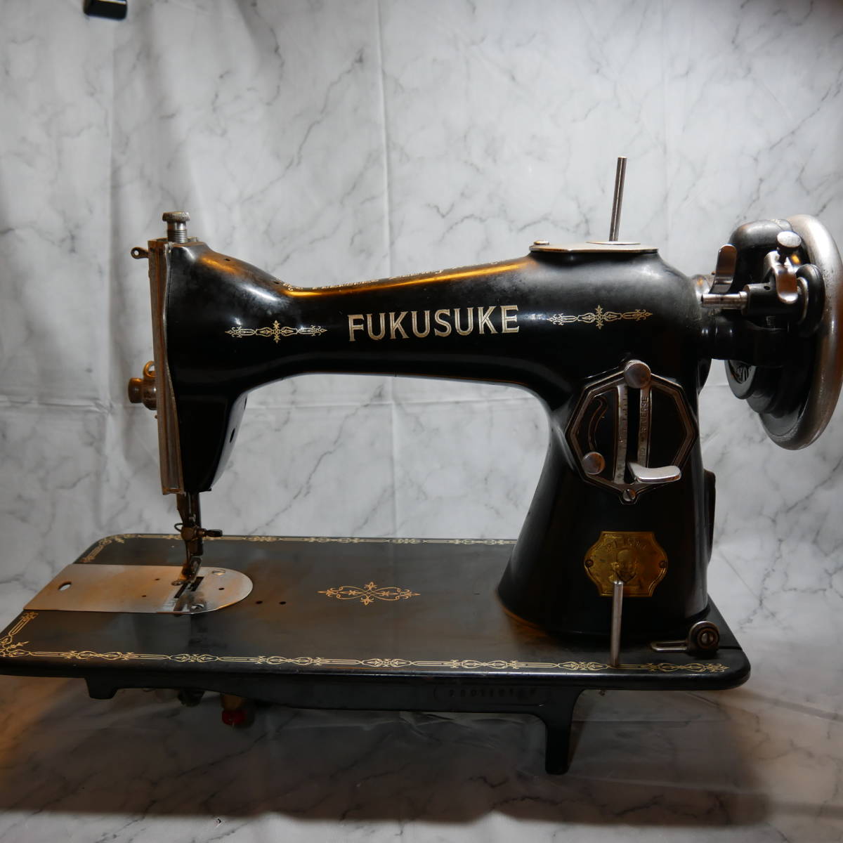 【やや傷や汚れあり】Y11-121 ★FUKUSUKE フクスケ アンティークミシン★通電のみ確認★ の落札情報詳細| ヤフオク落札価格情報 オークフリー