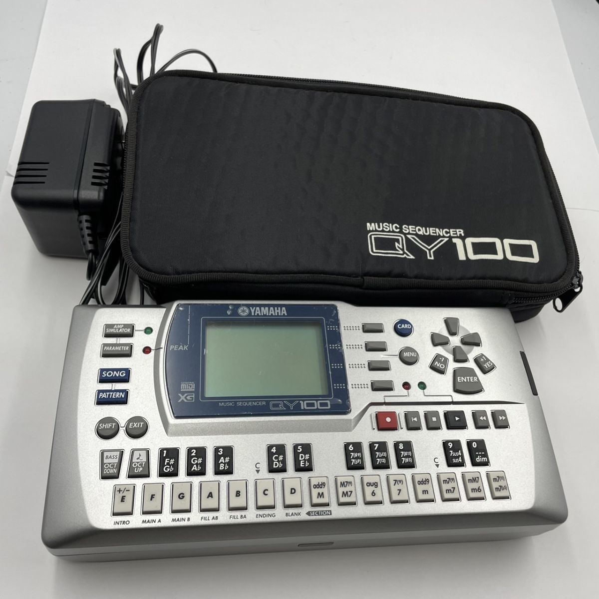 【傷や汚れあり】I351-I34-3166 YAMAHA QY-100 ヤマハ シーケンサー リズムマシン XG音源 電池駆動可 16トラック ギターマイク入力端子 動作可 アダプター③ の ...