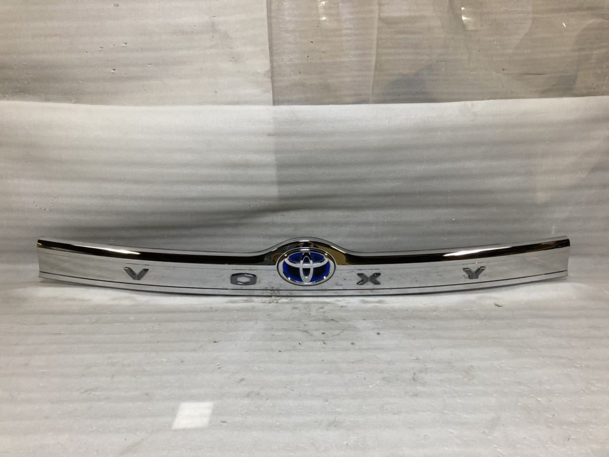 【目立った傷や汚れなし】8136 美品 ヴォクシー 80 後期 リアガーニッシュ 76801-28660 76811-28360の落札情報詳細 ...