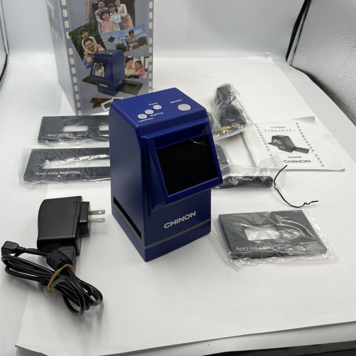 【傷や汚れあり】K326-U30-22 CHINON フィルムスキャナー CH-FS280J 800万画素 TFT液晶 2400dpi USB2.0 TV出力 付属品あり 81×102×144 ...