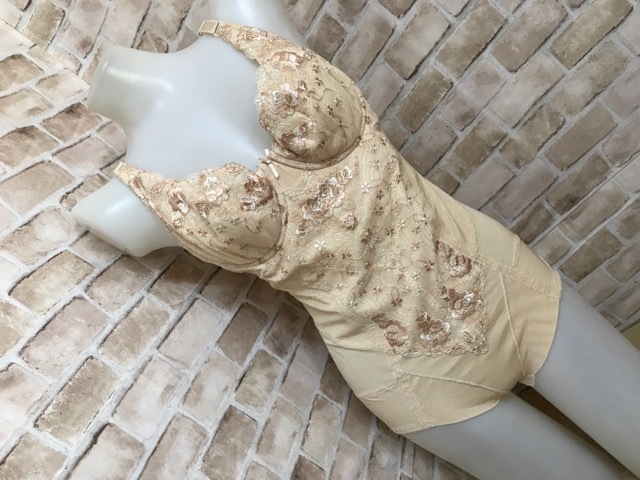 【目立った傷や汚れなし】5853★B85 スリップ Cecilene セシール 胸元レース の落札情報詳細| ヤフオク落札価格情報 オークフリー